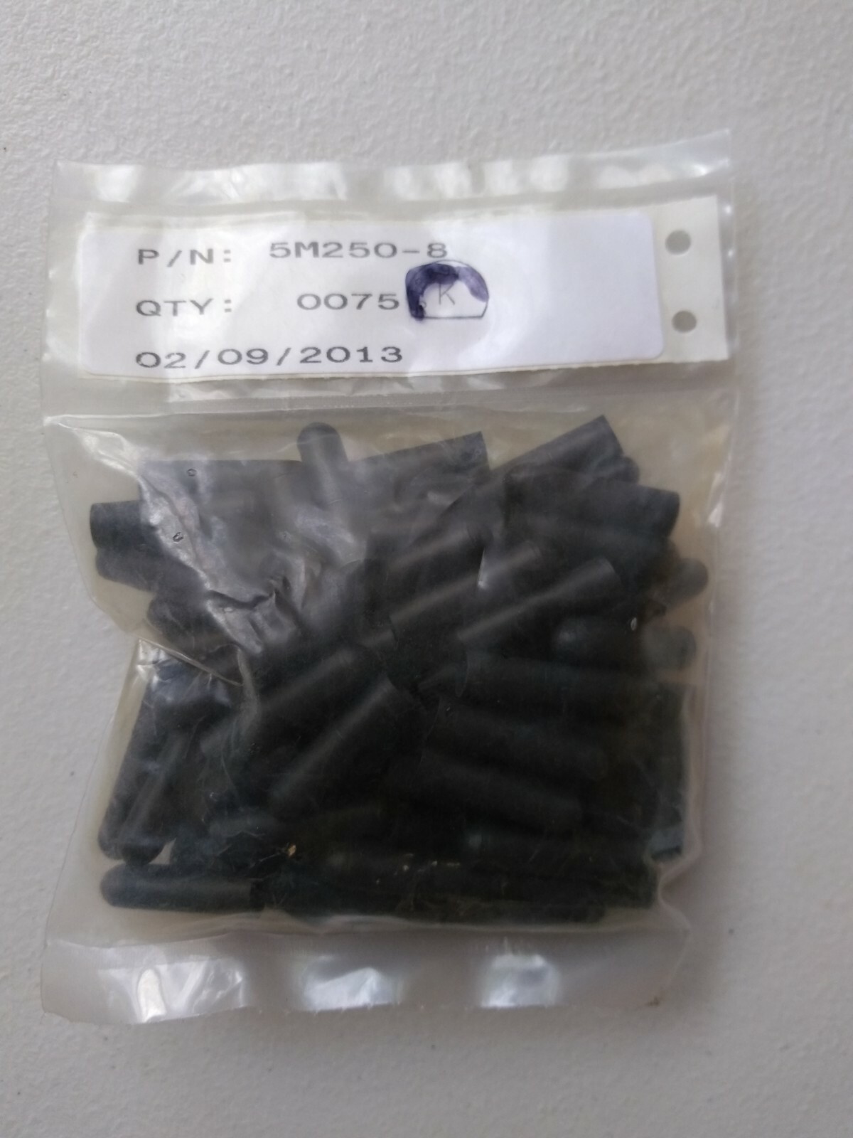 Lot of 75 = 5M250-8, BLACK END SEALING CAP, INSULATION SLEEVE, NEW ...