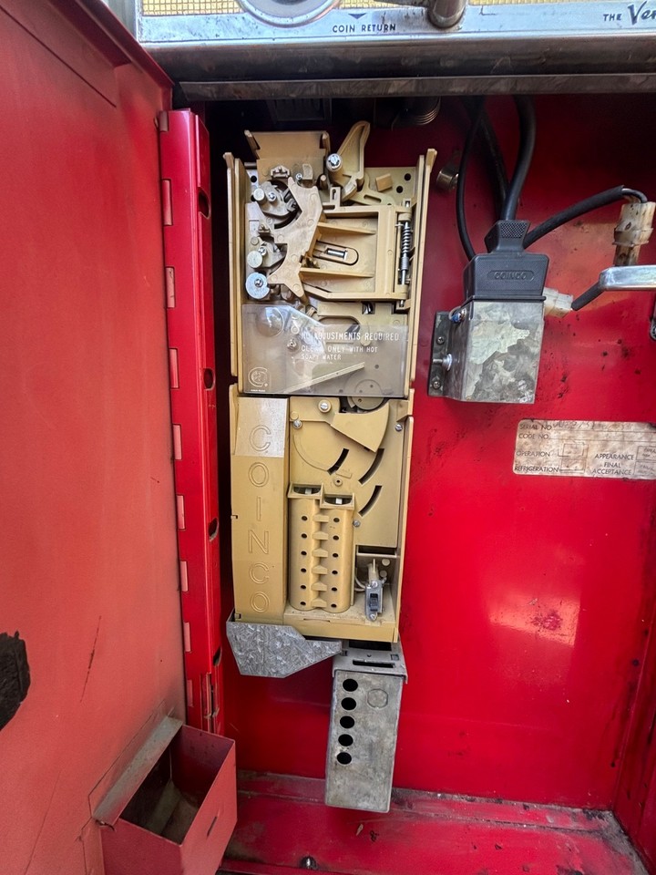 Vendo H63 A antique coke machine. still works , comes with key ! | eBay