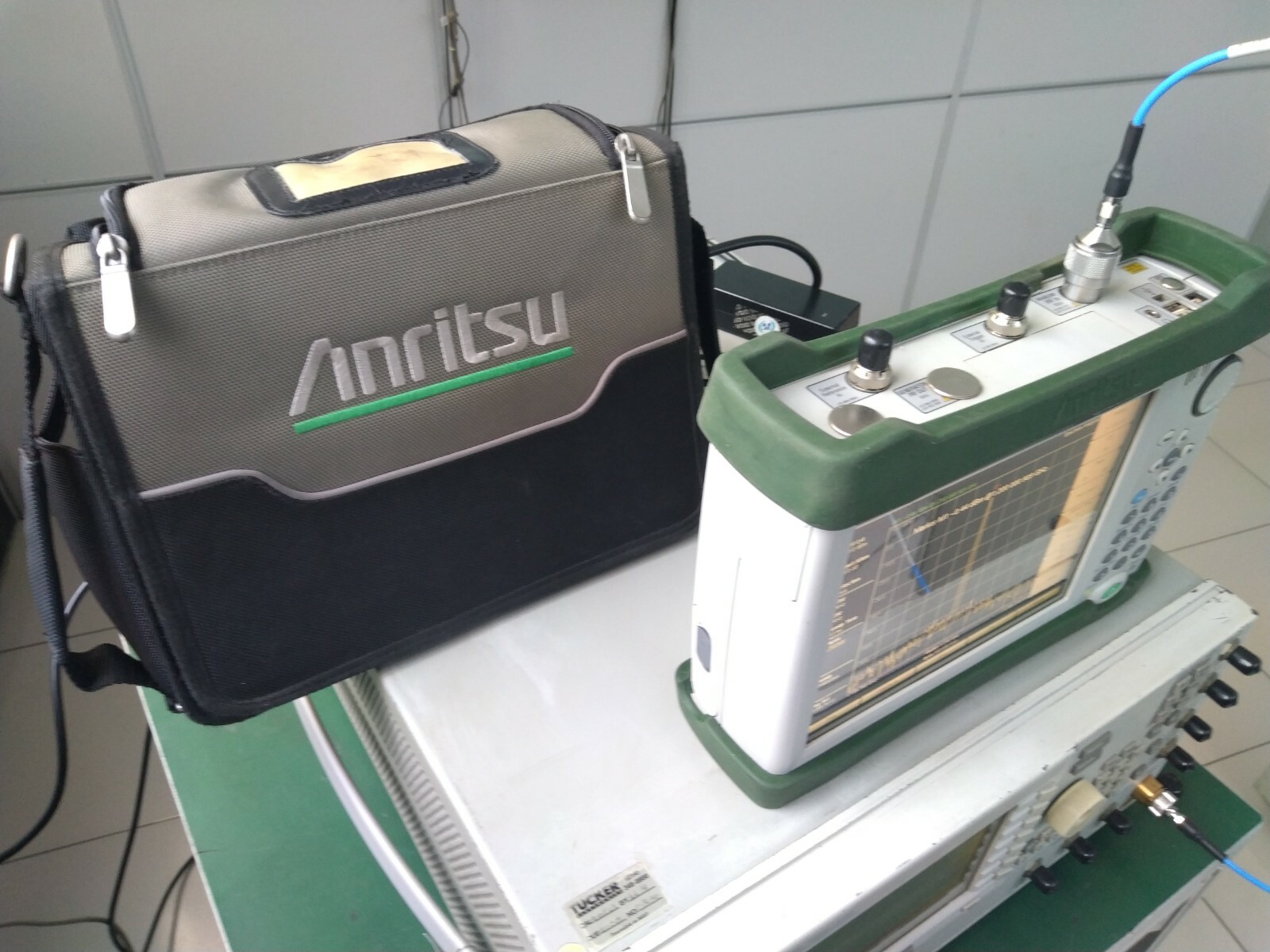 Anritsu MS2711E Handheld Spectrum Analyzer 9kHz to 3GHz , Hand bag, ACV ...