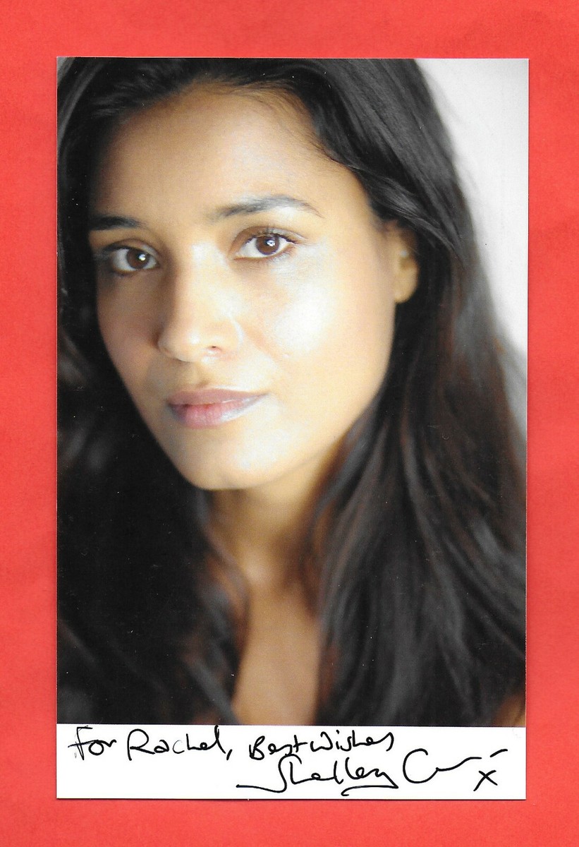 Actress Conn 60 Photos - Moonagedaydream.film
