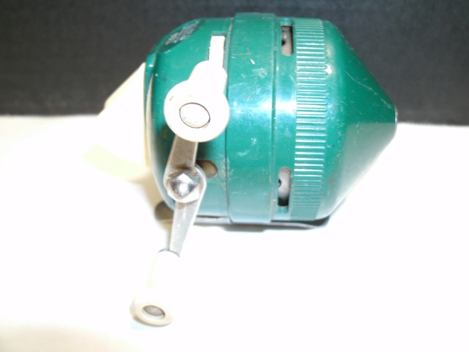 Old Vintage ZEBCO Model 9 BZ Spincast Reel | eBay