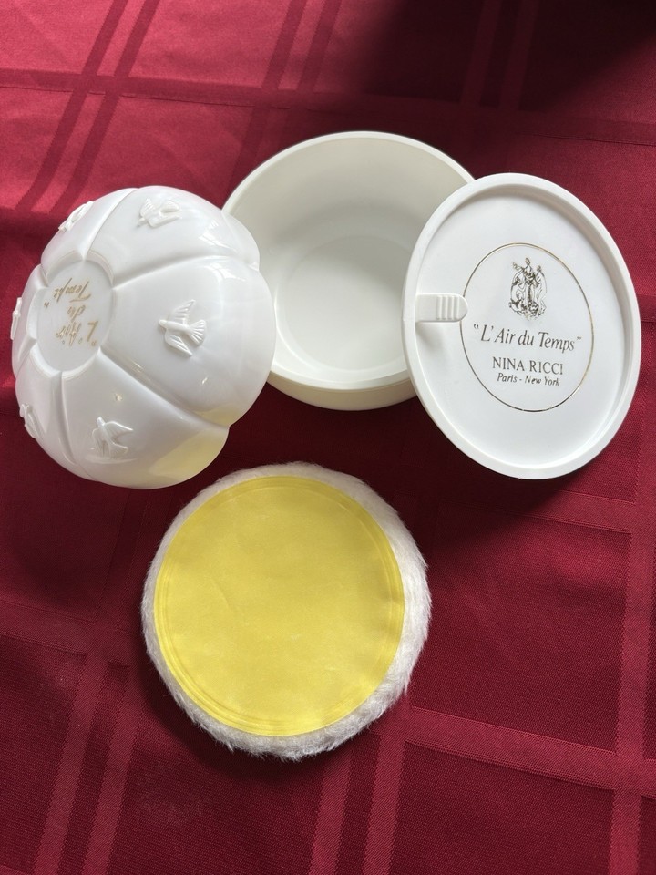 Vintage Nina Ricci L'Air Du Temps Dusting Powder with Puff box 6oz ...