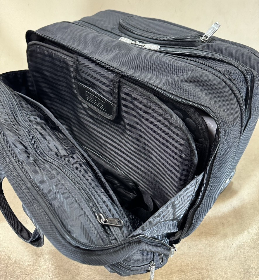 Kirkland Signature 17” Expandable Executive Rolling Carry On Briefcase ...