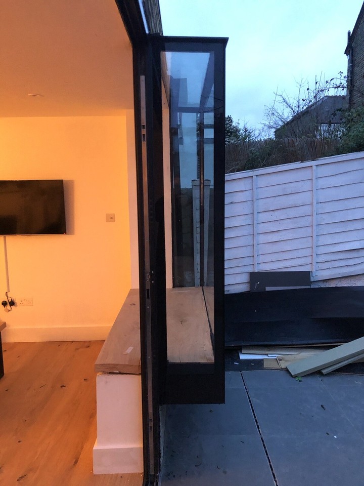 Fully Fitted- Oriel Window | Glass Box Seat | Modern Frameless Glass ...