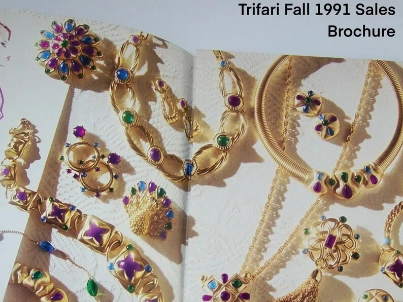 1991 Vintage TRIFARI TM Gripoix Style Moghul Cabochon… - Gem