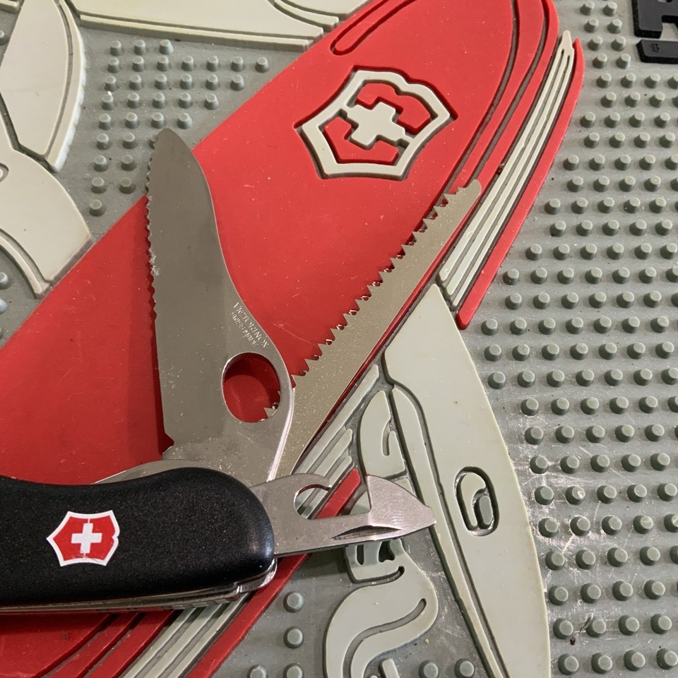 Victorinox Swiss Army Knife Black One Handed Trekker 111mm Perfect | eBay