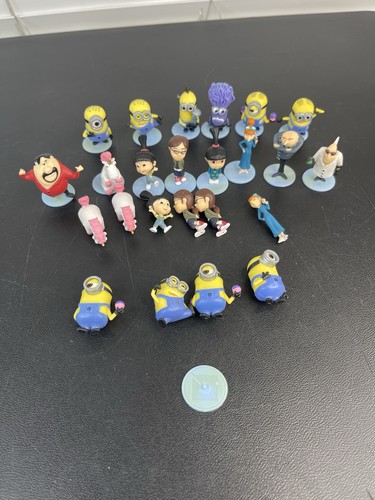 Despicable me Toy Lot Of 24 Some Have Bases Gru, Minions, Dr Nefario ...