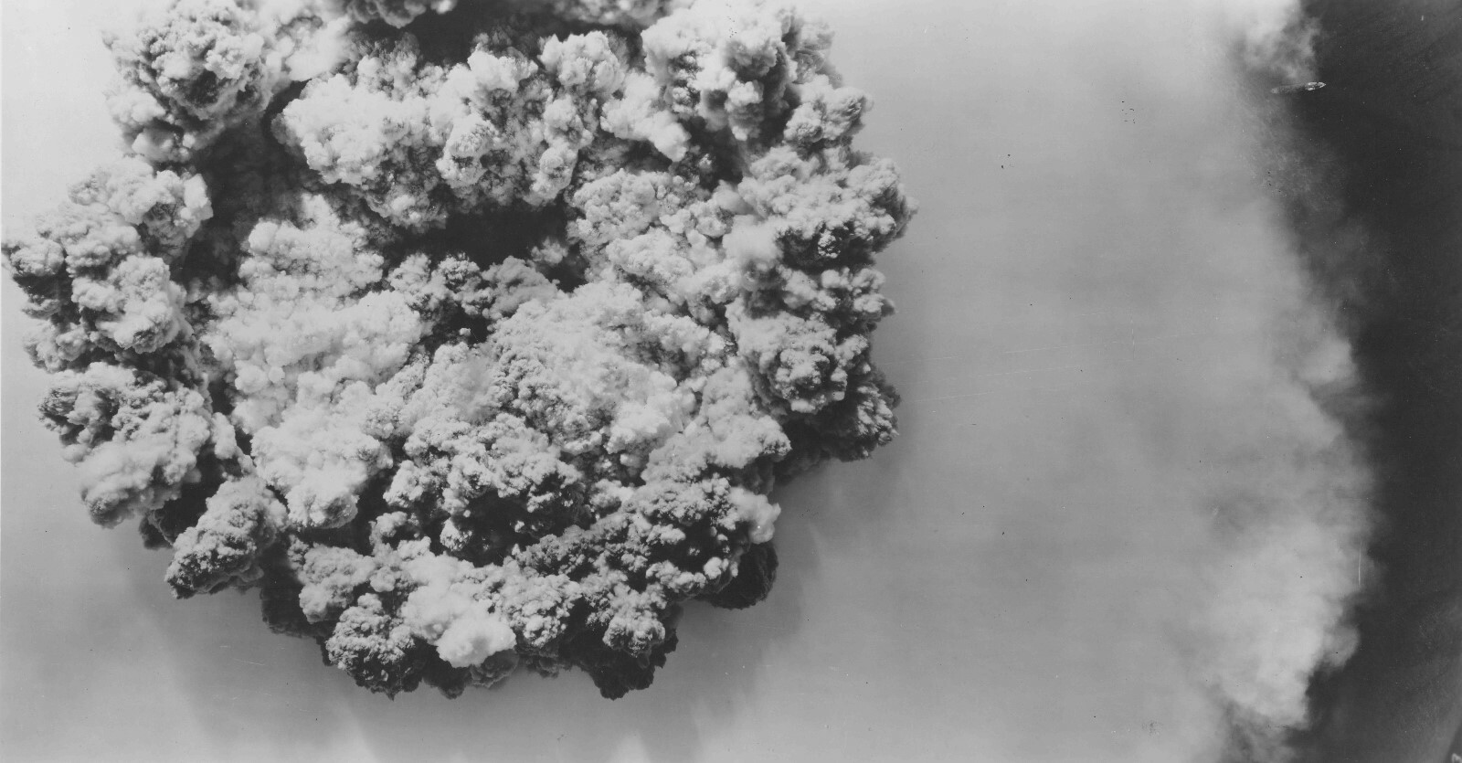 ANTIQUE JULY 1 1946 BAKER NUCLEAR BOMB ORIGINAL PHOTOGRAPH BIKINI ATOLL ...