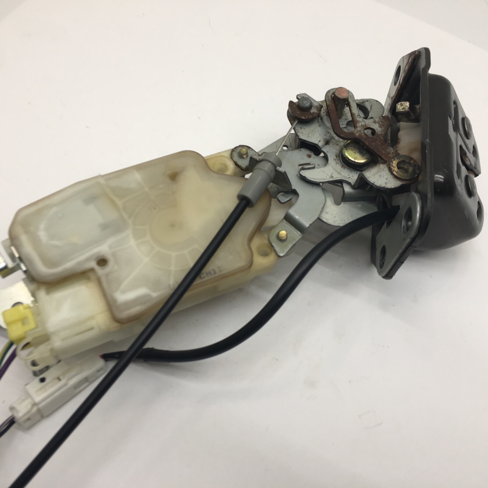 2003-2004 Nissan Murano OEM Rear Hatch Latch 90550-AU100 Trunk Lock ...