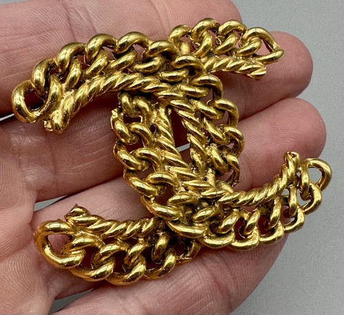 VTG JBW, Just The Right Thing, Gold Tone Interlocking C's Brooch Pin, 2 ...