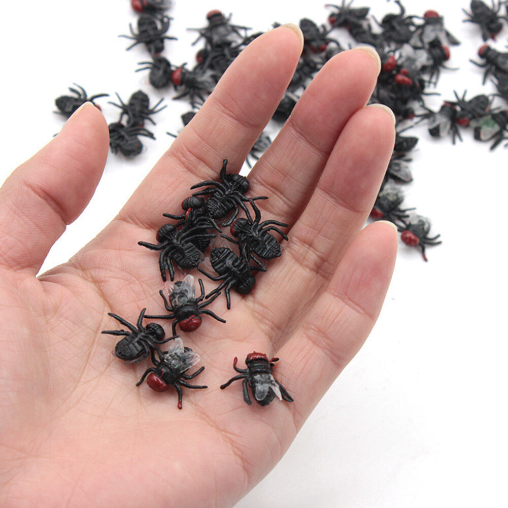 50Pcs Halloween Fake Fly Realistic Flies Insect Bugs Joke Prank Scary ...