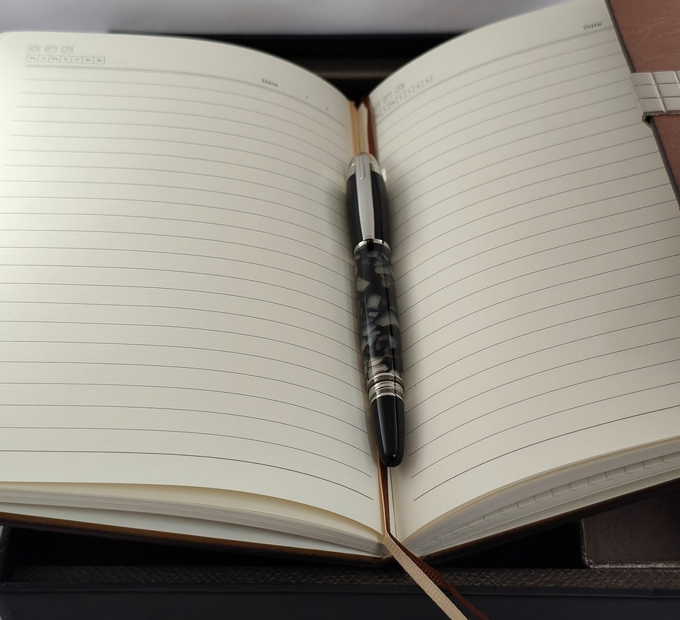 Montblanc Starwalker Black Body Ballpoint Pen | Black Ink with ...