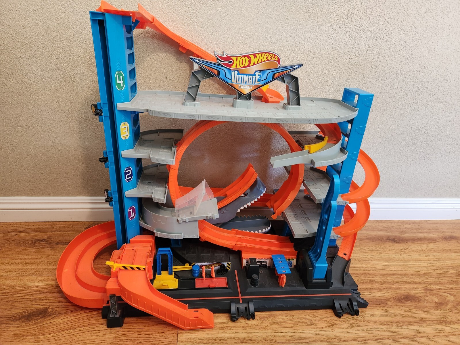 Hot Wheels Ultimate Garage Shark Attack FTB69 2018 - 2nd Deck Both ...