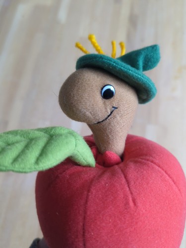 RARE Richard Scarry Vintage Lowly Worm in Apple Busytown 9" Plush Gund ...