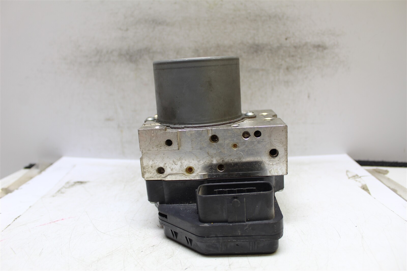 2013-2014 Toyota Rav4 ABS Pump Control OEM 445400R131 Module 477 14J3 ...