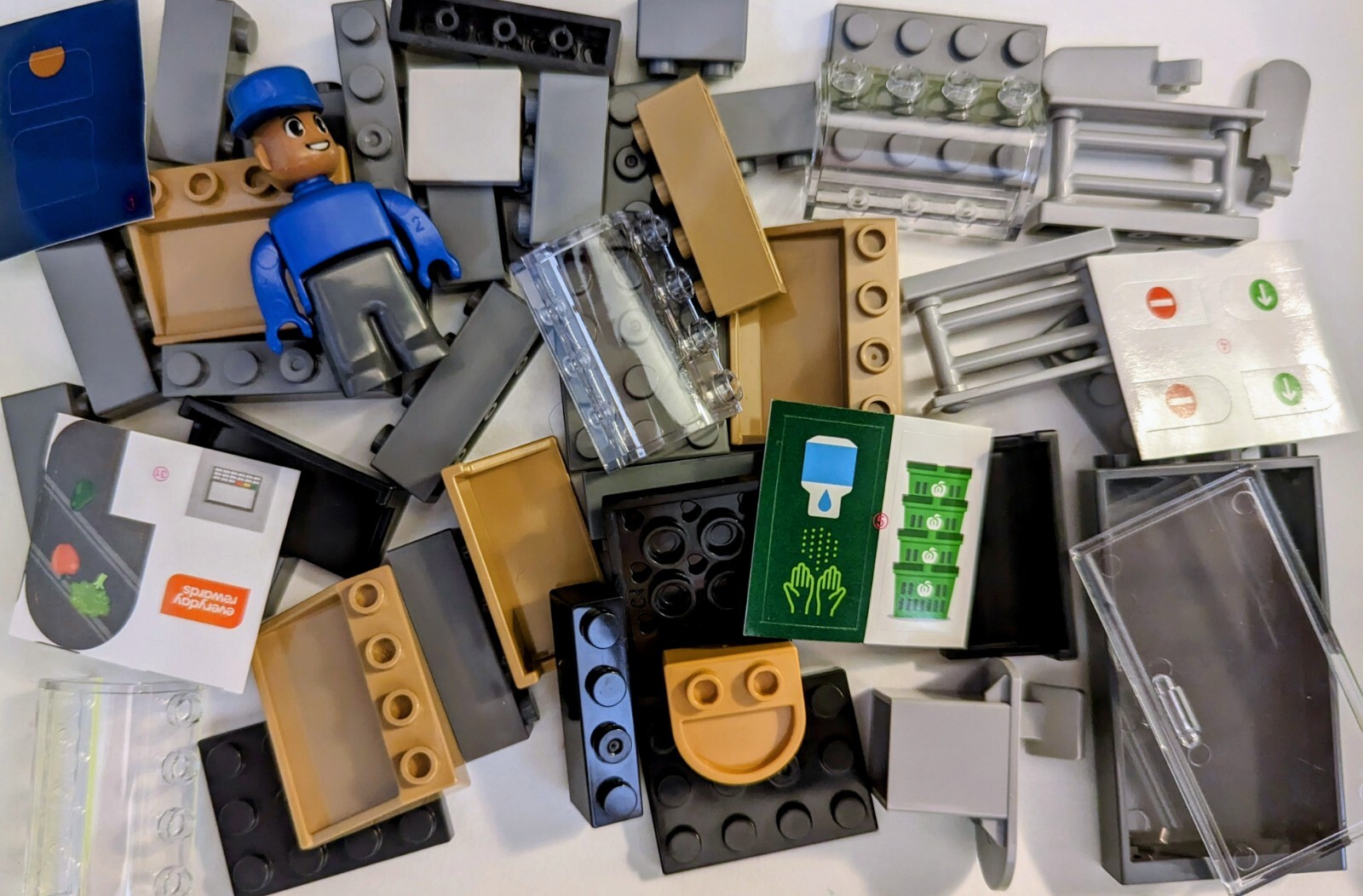 New Woolworths Bricks Collectables Pack (2021) Set 1 LEGO Compatable ...