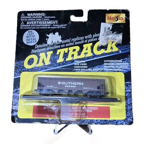 Maisto On Track Diecast Metal Southern Hopper Train With Bonus Railroad ...
