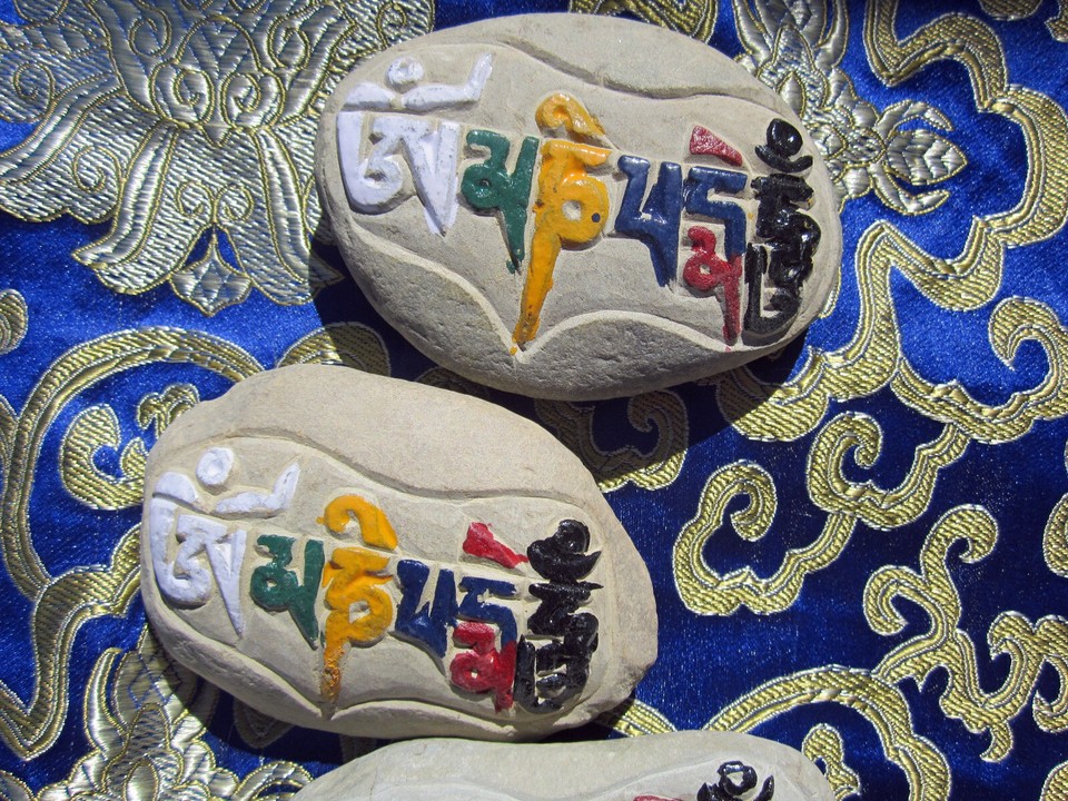 Hand Paint & Carved Mani Stone Om Mani Mantra Tibetan Buddhist Script ...