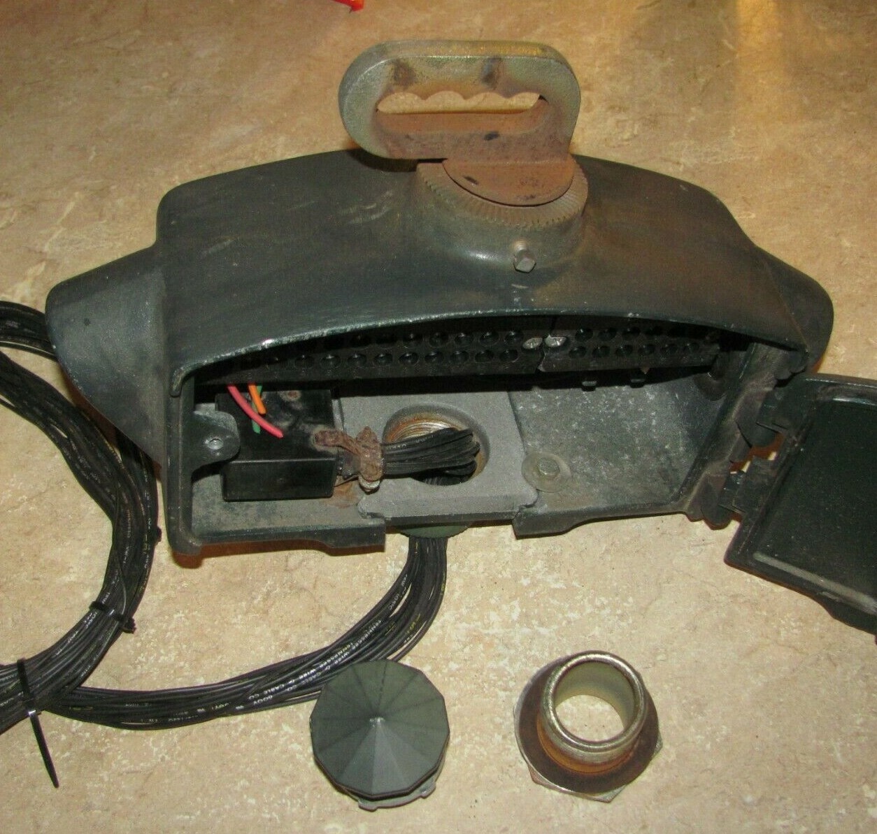 Quick Disconnect Hanger Junction Box Traffic Signal Light hardware (B ...