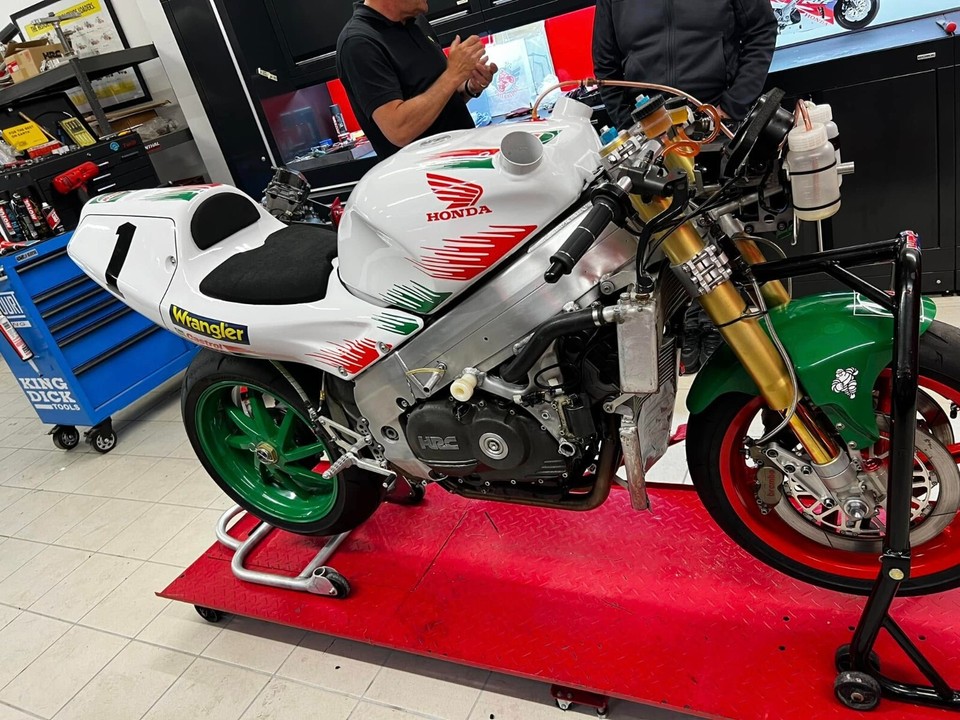 Honda RVF 750 RC45 1994 Race Bike | eBay UK