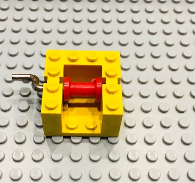 LEGO Yellow String Reel Winch 4 x 4 x 2, with Metal Handle Red Drum 349 ...