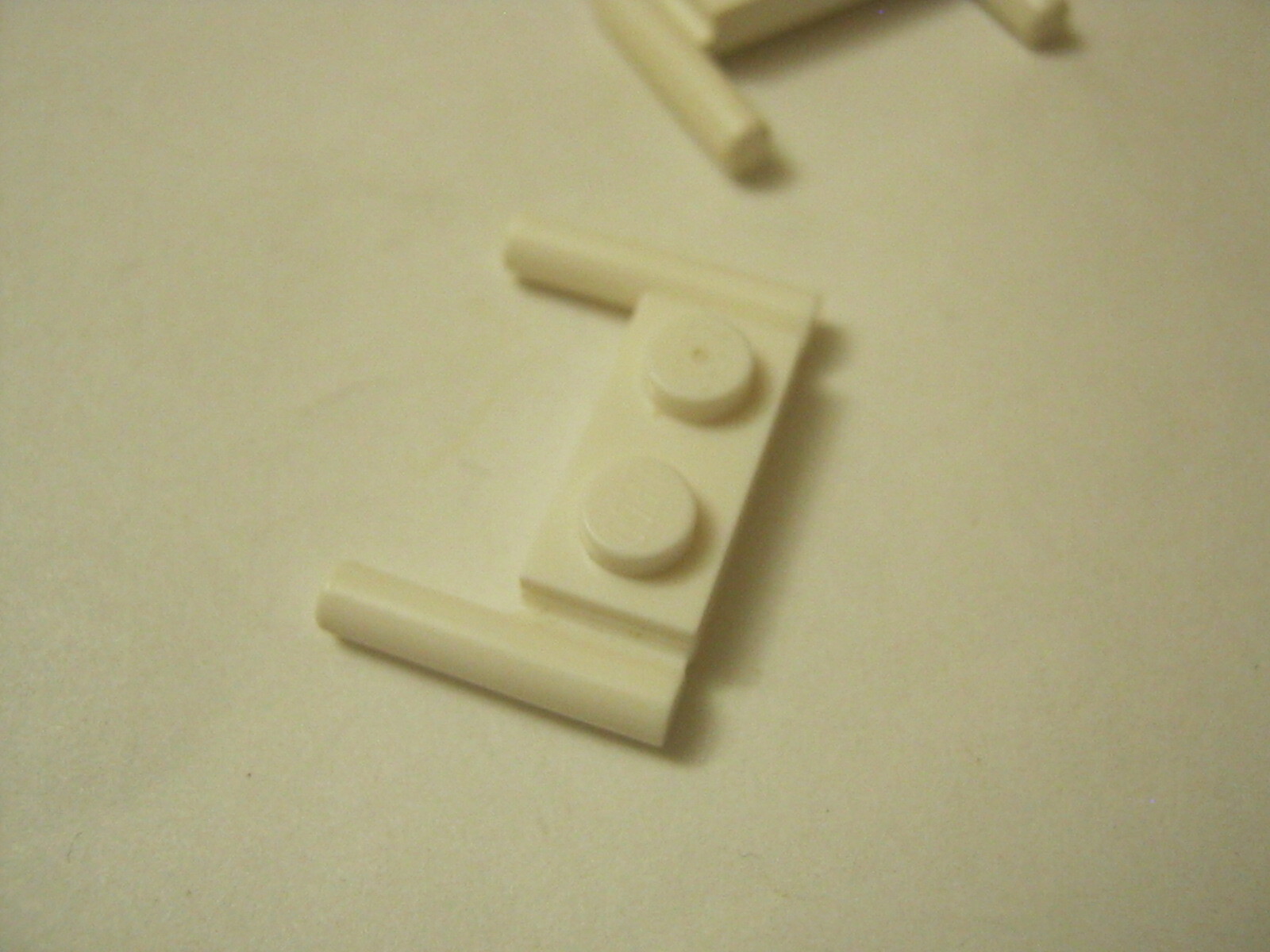 Lego Lot Of 2 White Modified 1x2 Plates With Bar Handles, 3839 (028-295 ...