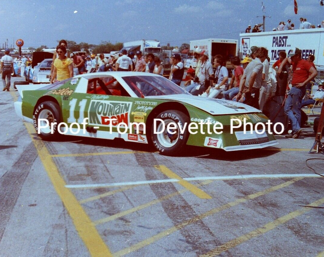 8X10 PHOTO - #902-32; JUL 1982, DARRELL WALTRIP, MILWAUKEE MILE, ASA ...
