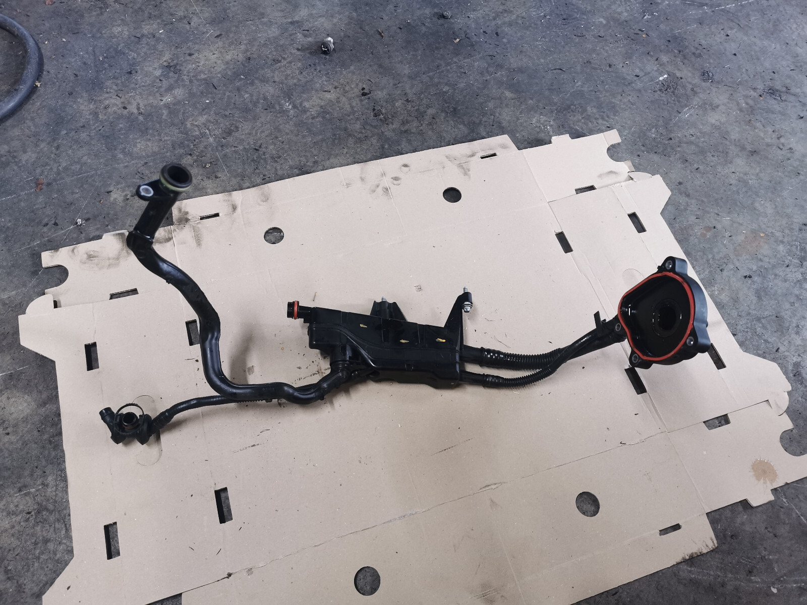 MERCEDES GLE GLE43 AMG W166 2017 3.0 V6 PETROL OIL SEPERATOR ...