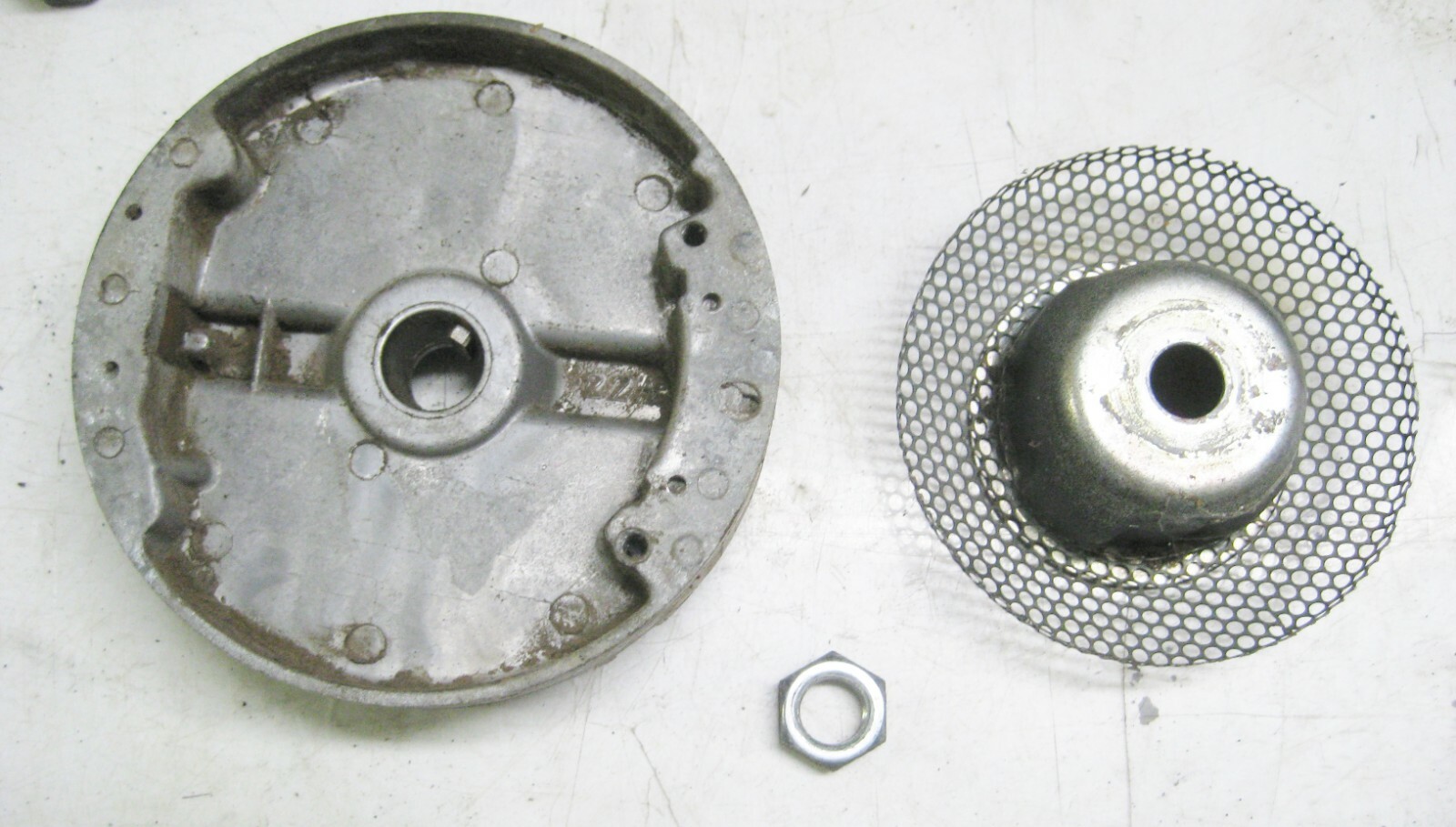 Briggs and Stratton 10T802-1253-B1 Engine Flywheel Assembly part 592370 ...