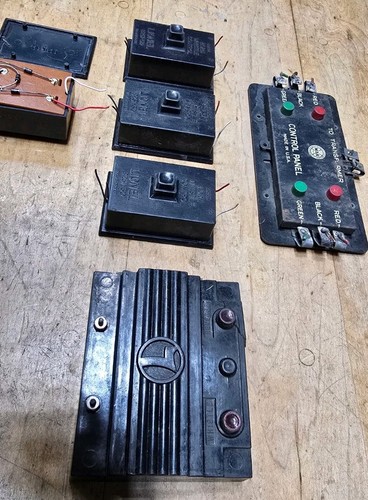 BIG Lot VINTAGE Lionel CONTROLLERS VARIETY #8251-50 Horn Whistle ...
