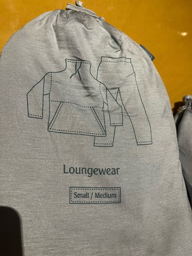 New Emirates Business Class 2 pc Loungewear Pajamas Pyjamas S/M Unisex ...