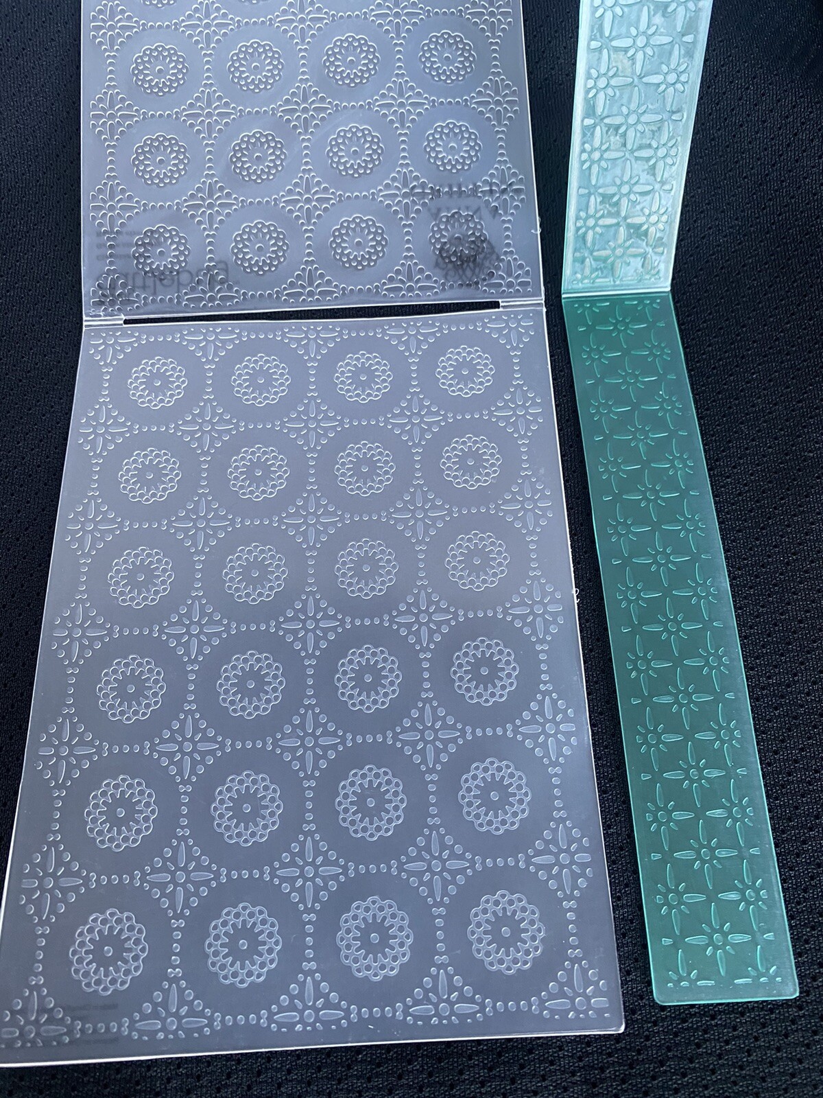 Anna Griffin Cuttlebug 5" x 7" Embossing Folders Cross My Heart ...