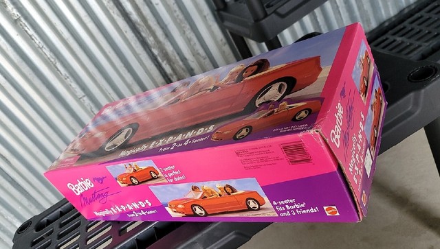 Mattel Barbie Mustang Convertible 11929 Magically Expands 2 to 4 Seater ...