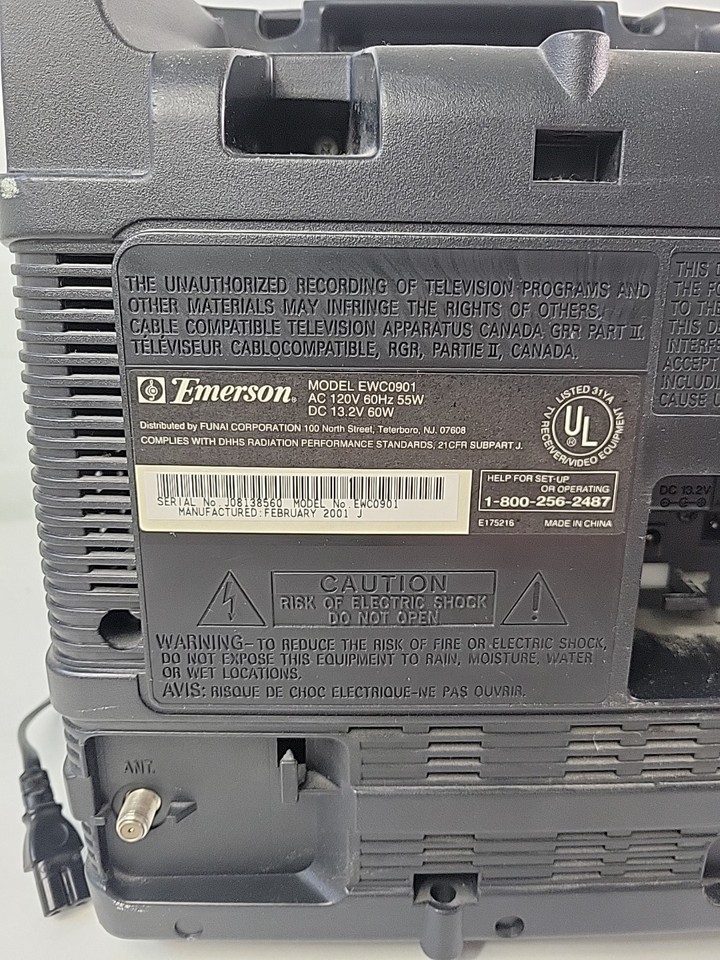 2001 Emerson 9 inch Color TV-VCR Combo EWC0901. * For Gaming * with ...