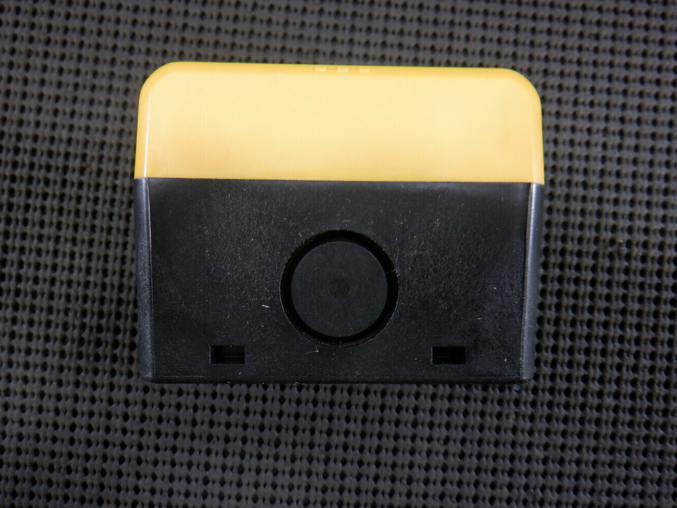 Idec FB1W-111Y Push Button Enclosure 1 Hole 22MM Yellow | eBay