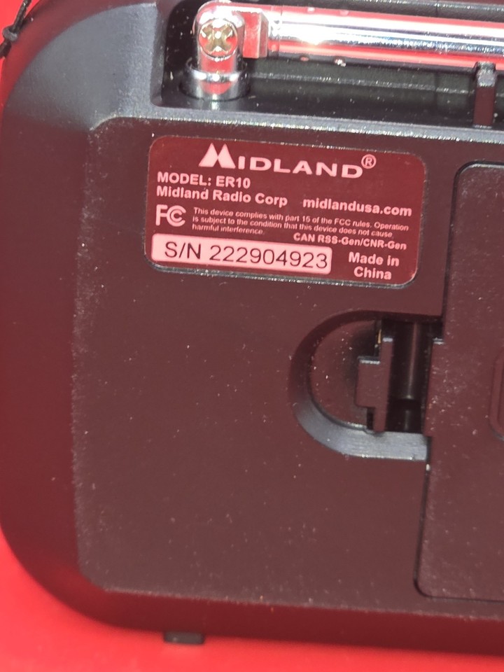 Midland ER10 Emergency Alert AM/FM/Weather Radio with Flashlight ...