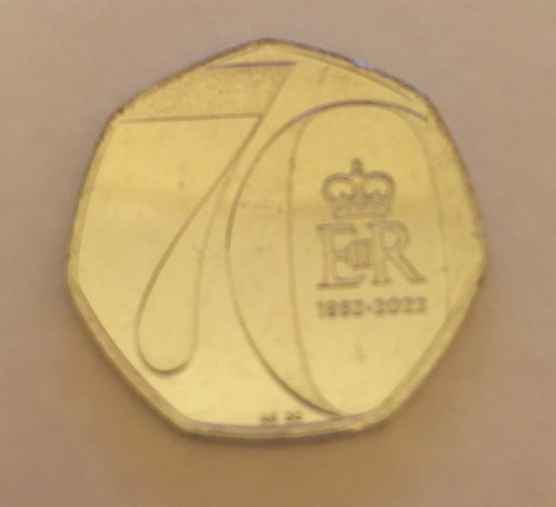 2022 Platinum Jubilee 50p Coin 70th Anniversary Queen Elizabeth 2 ER ...