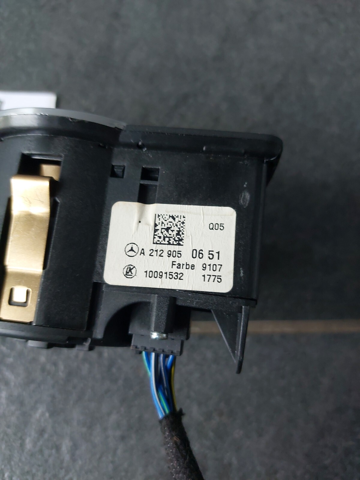 2015 MERCEDES-BENZ AMG A180 HEADLIGHT SWITCH A2129050651 | eBay UK