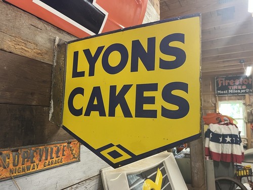Original LYONS CAKE BAKERY CULINARY FOOD CAFE COFFEE TEA SHOP PORCELAIN ...