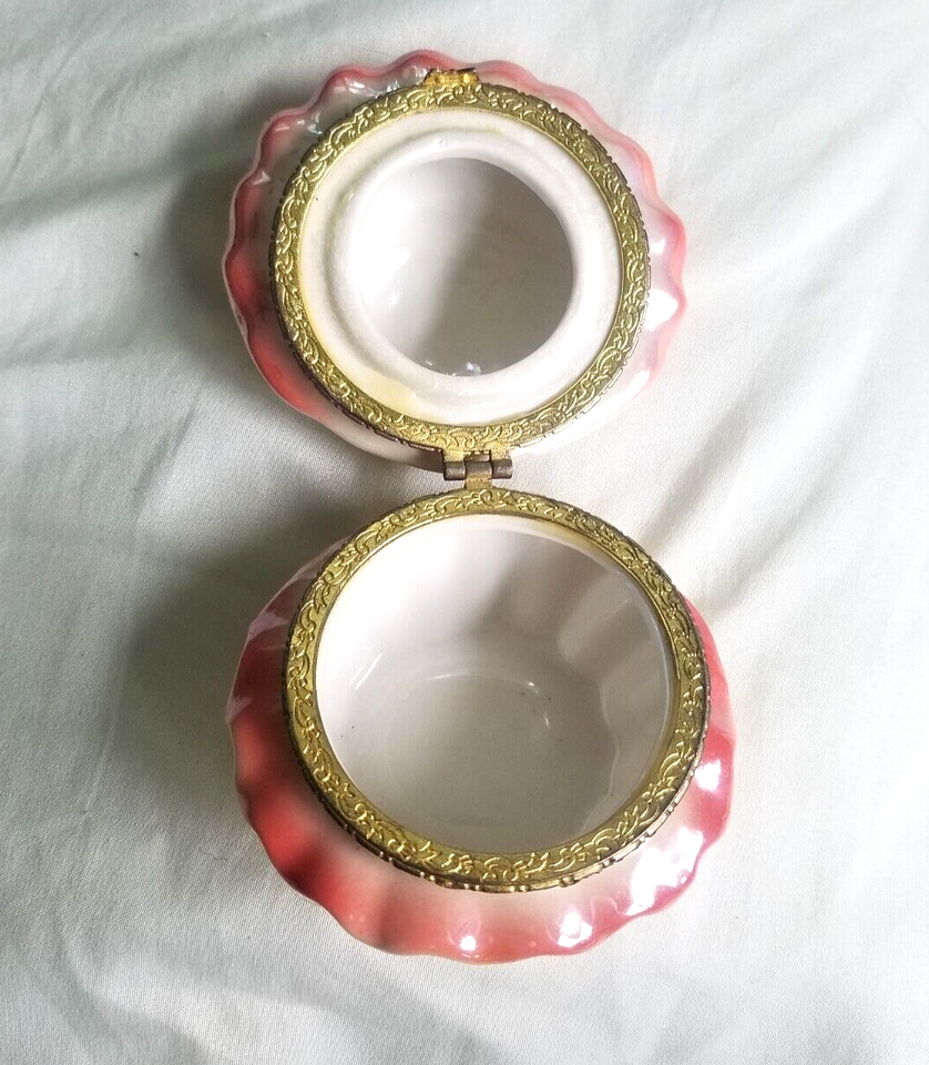 Glazed Ceramic Clam Sea Shell Trinket Jewelry Box Hinged Lid w Clasp ...