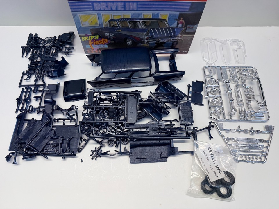 Revell 1:25 Skip's Fiesta Drive-IN 1957 Chevrolet Nomad Vintage Boxed ...