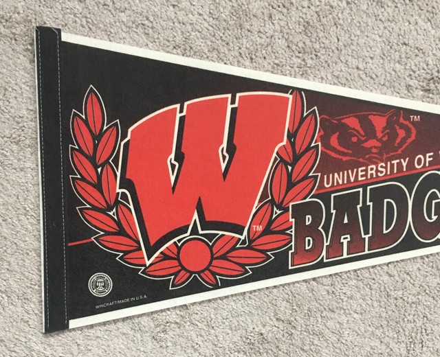 Vintage 1980s Wisconsin Badgers Retro Logo Premium Full Size Pennant ...