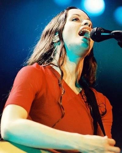 Alanis Morisette Color Publicity Concert Singing 8x10 photo | eBay