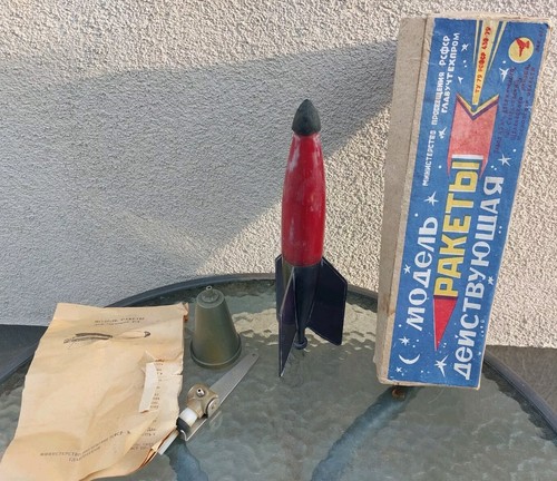 Vintage Rocket " VOSTOK" Model Toy Pump Rocket USSR Plastic Toy +2 ...
