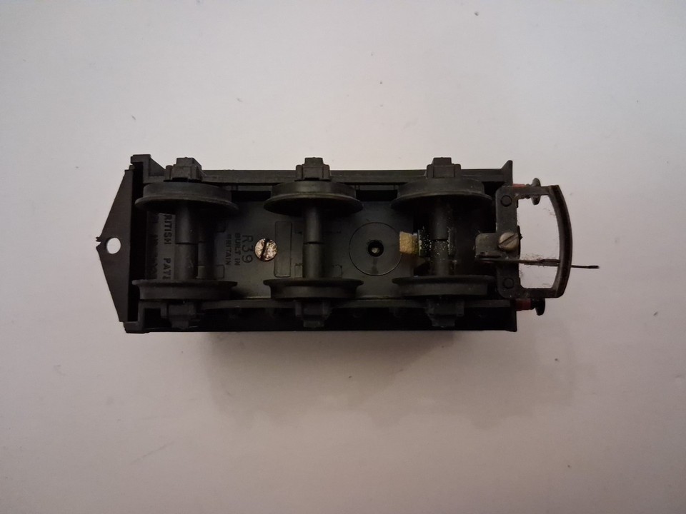 Hornby R39 Class B12 Non Motorised Tender R150 | eBay UK