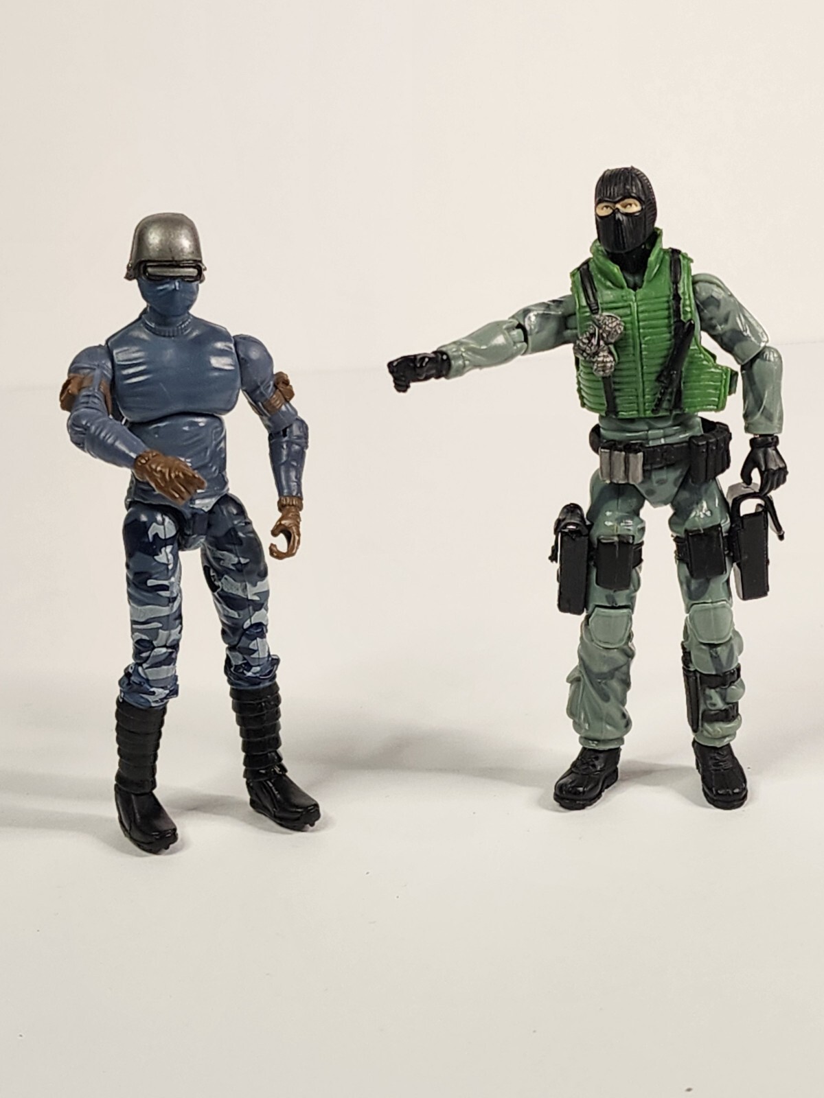 G.I. Joe Movie The Rise of Cobra Action Figures Shockblast vs. Night ...
