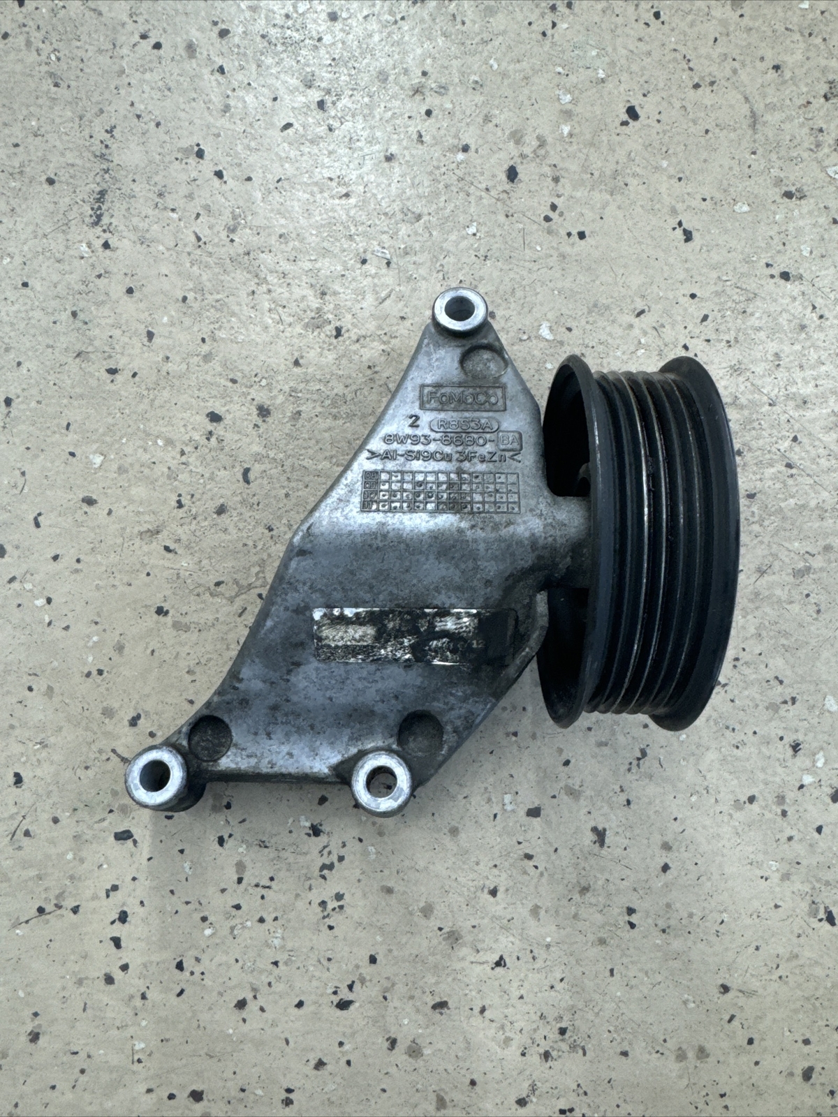 2012 Jaguar XKR RANGE ROVER ENGINE IDLER MOUNT BRACKET PULLEY 8W93-8680 ...