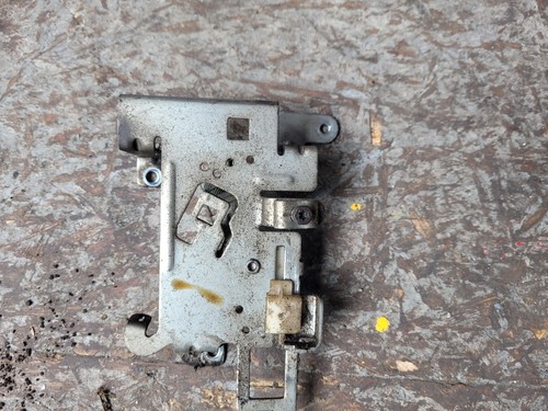 597209 OEM Briggs And Stratton Bracket, Control #110 | eBay