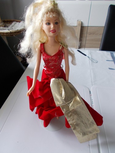 * POUPEE BARBIE COLLECTION-ANNEE 2005 | eBay