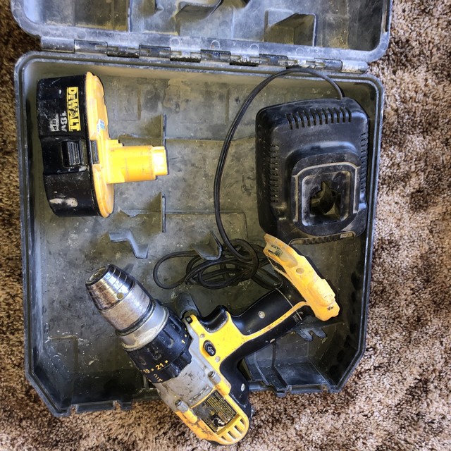 DEWALT DCD950 1/2" 18v XRP Hammer Drill Driver W/ 2 Battery Charger ...